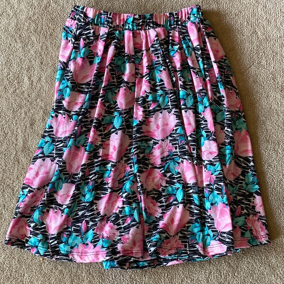 LuLaRoe | Skirts | Small Lularoe Madison Skirtwhite Background With ...